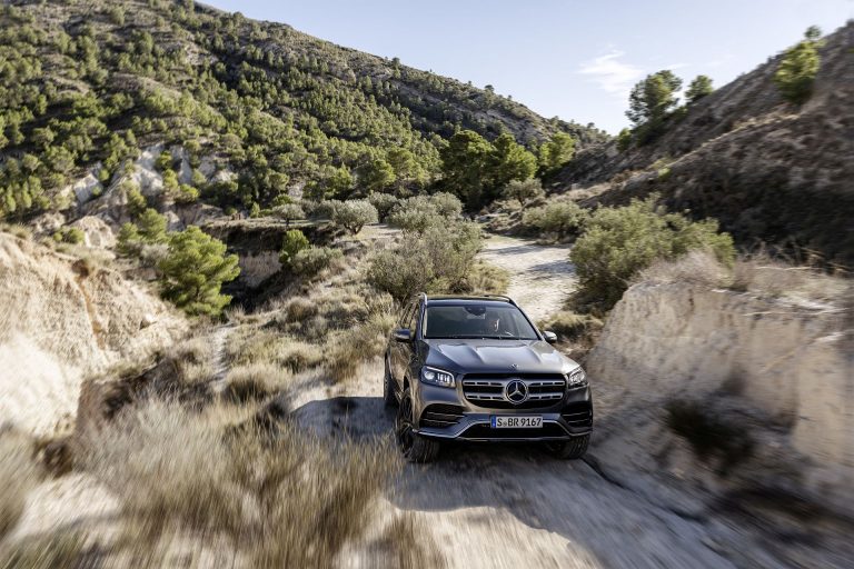 Watch the new Mercedes-Benz GLS jump itself out of a sand trap