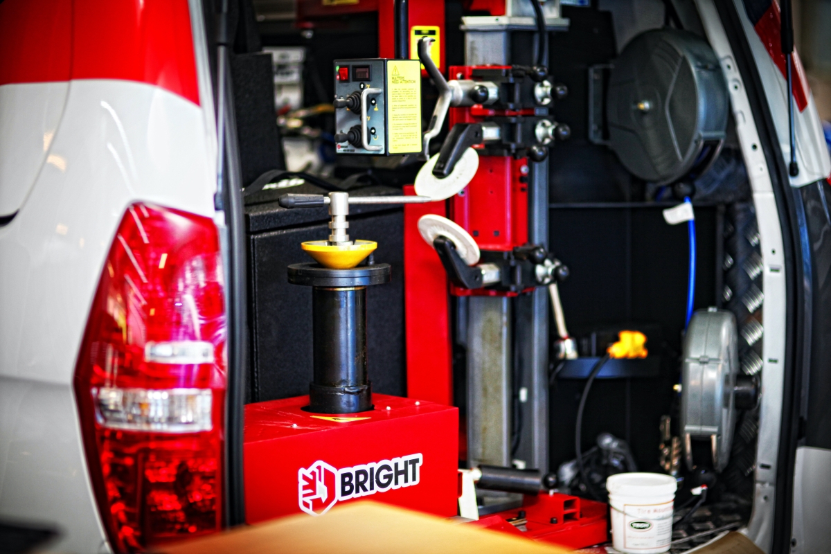 BMW and Mini owners can service their cars at home with this mobile app ...